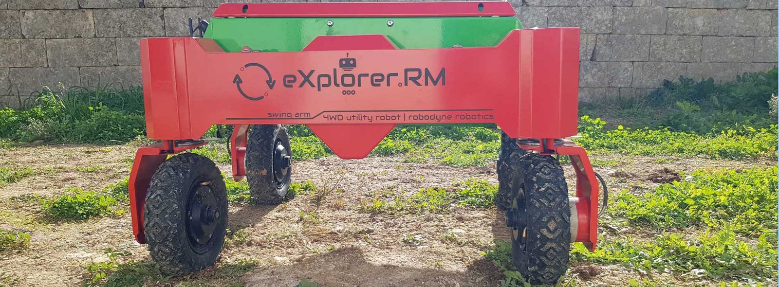 Explorer 4WD – Four wheel driving and steering robot – Robodyne